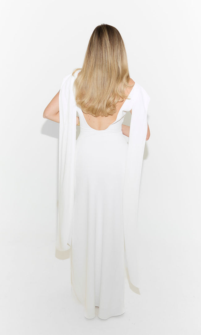 White Dresses – Odd Muse